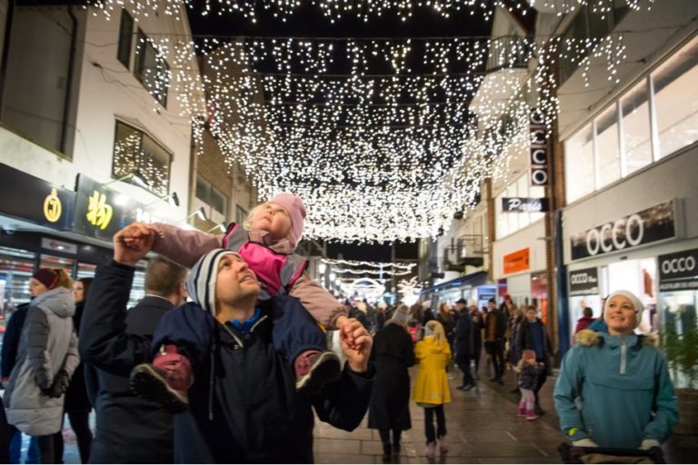 Tenning av vinterlysene i Langgata! - Sandnes Sentrum